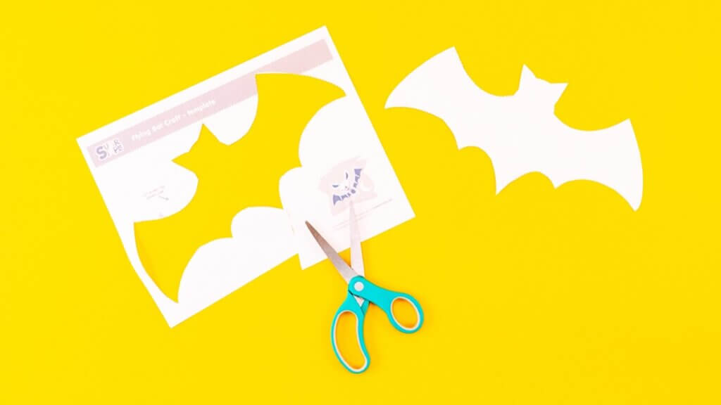 Flying Bat Craft - Super Simple