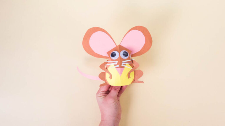 Treetop Family Mouse Craft - Super Simple