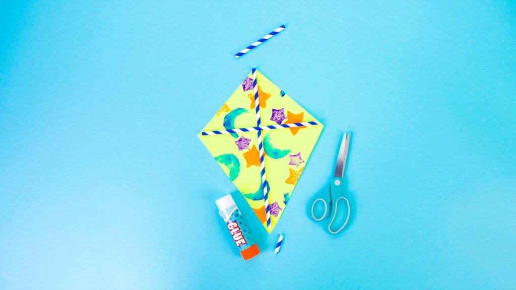 Kite Craft - Super Simple