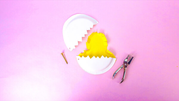 Hatching Chick Craft - Super Simple