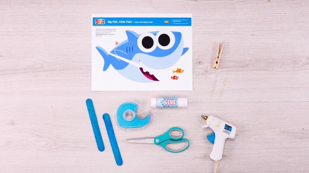 Big Fish, Little Fish! - Finny The Shark Craft - Super Simple