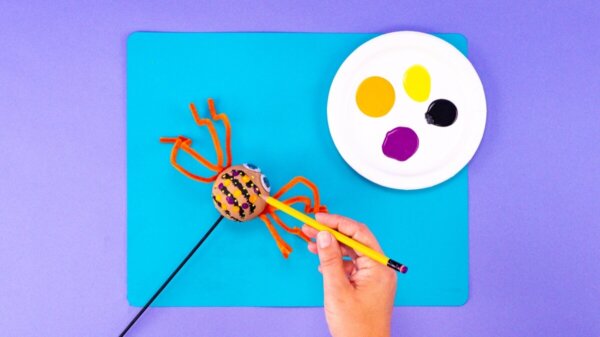 Spider Puppet Craft - Super Simple