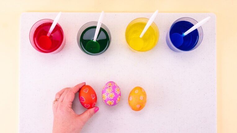 Easter Egg Decorating Activity - Super Simple