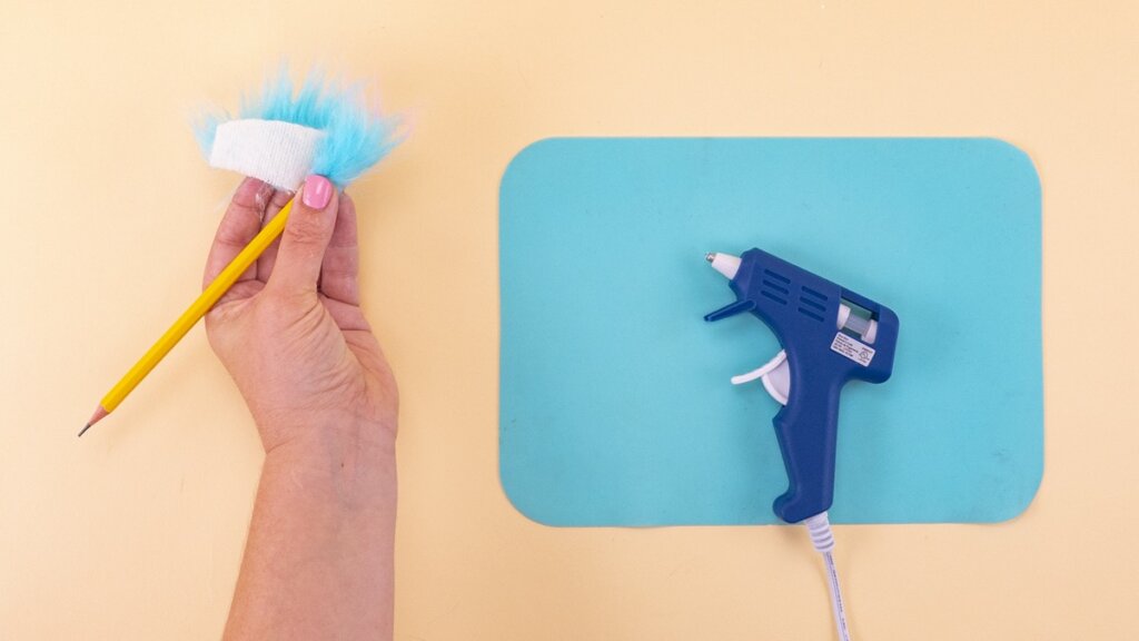 Pencil Puppets - Super Simple