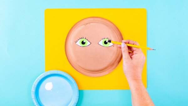 Paper Plate Portrait - Super Simple