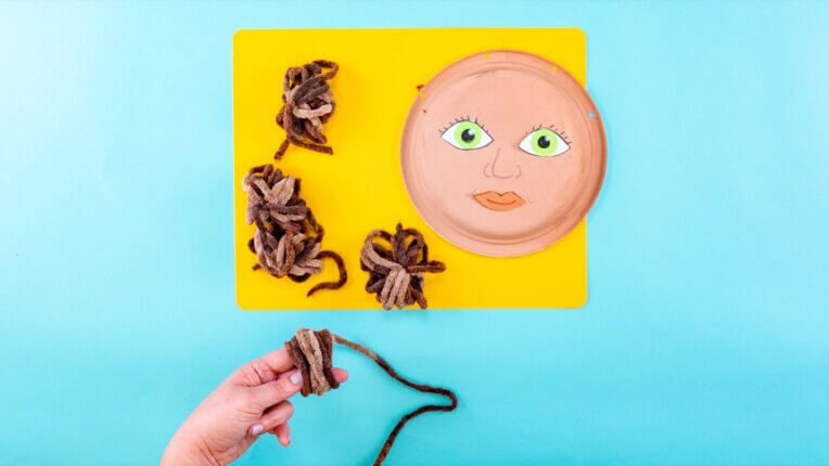 Paper Plate Portrait - Super Simple