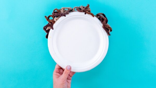 Paper Plate Portrait - Super Simple