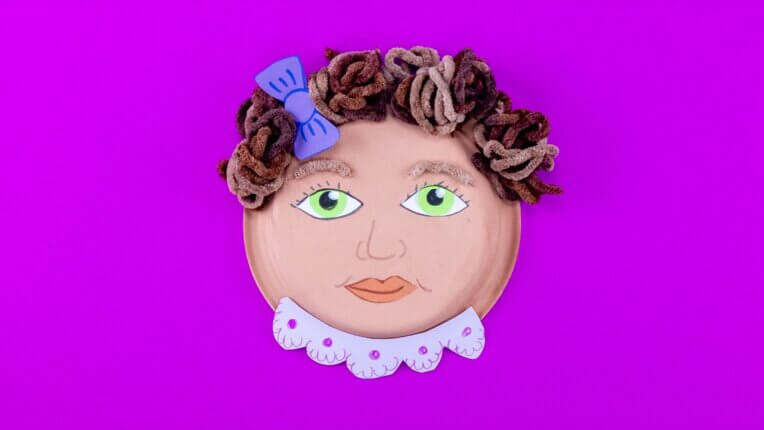 Paper Plate Portrait - Super Simple