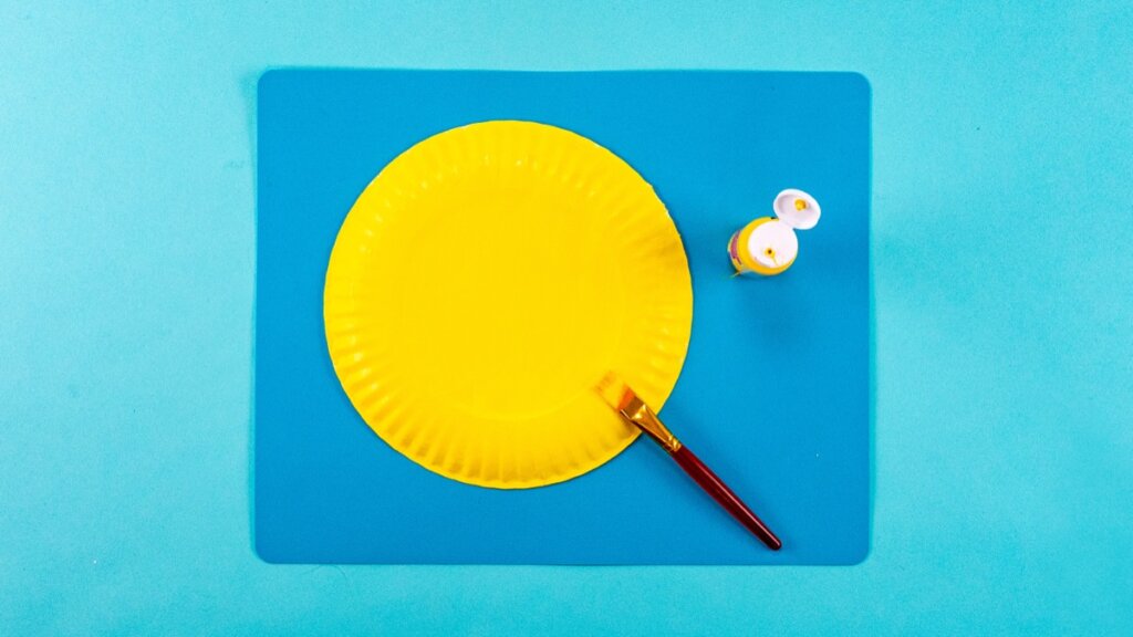 Super Simple Triceratops Dinosaur Craft - Super Simple