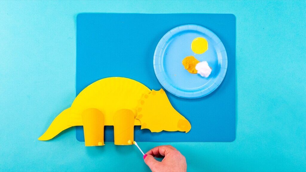 Super Simple Triceratops Dinosaur Craft - Super Simple