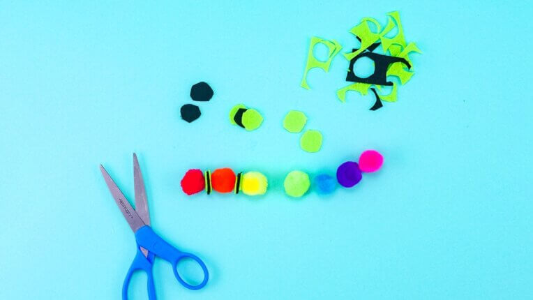 Make A Crawling Caterpillar Puppet! - Super Simple