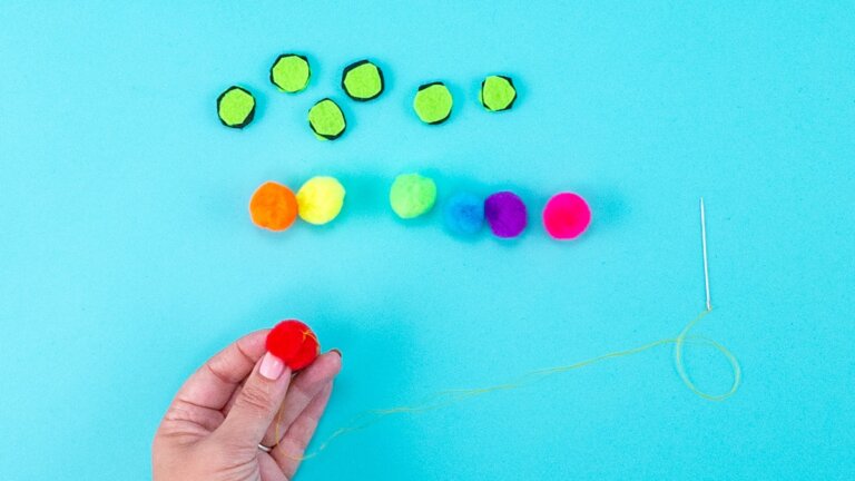 Make A Crawling Caterpillar Puppet! - Super Simple