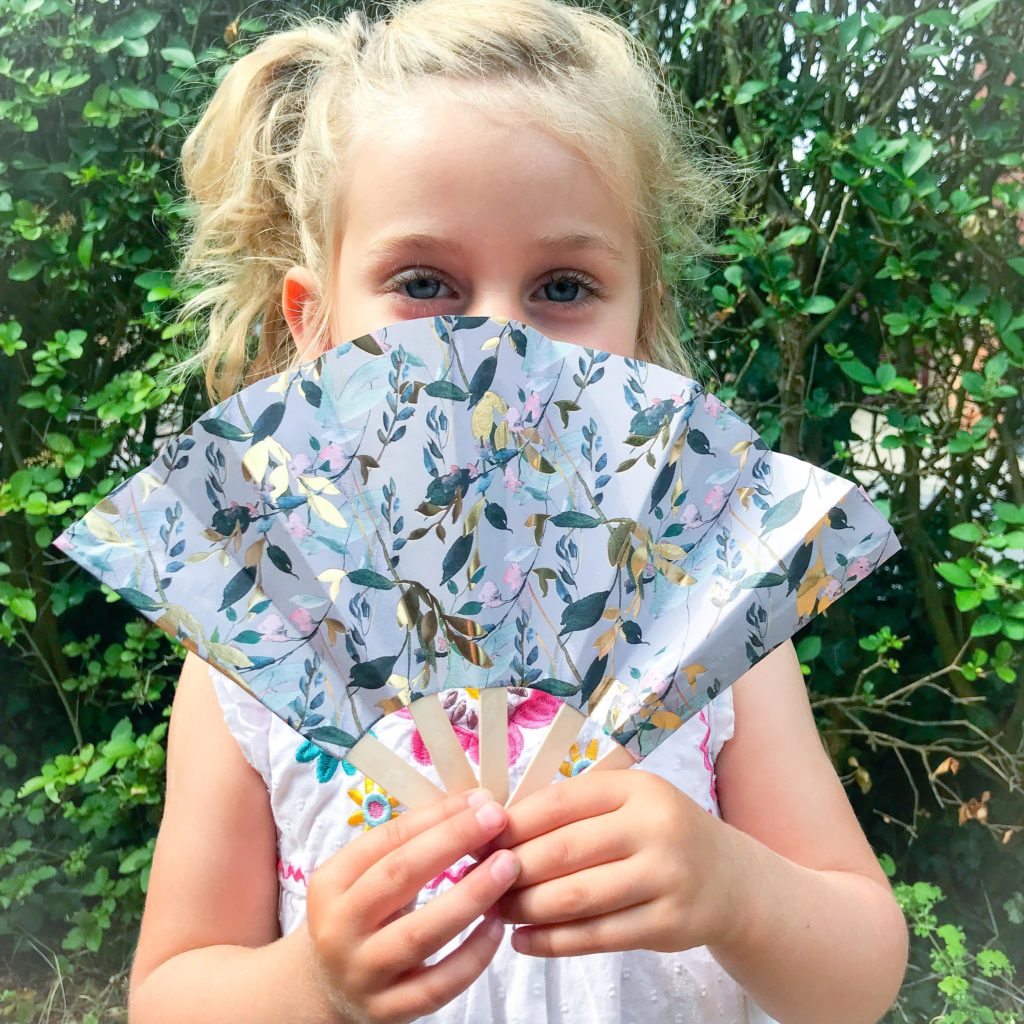 Let's Learn About Japanese Fans - Super Simple