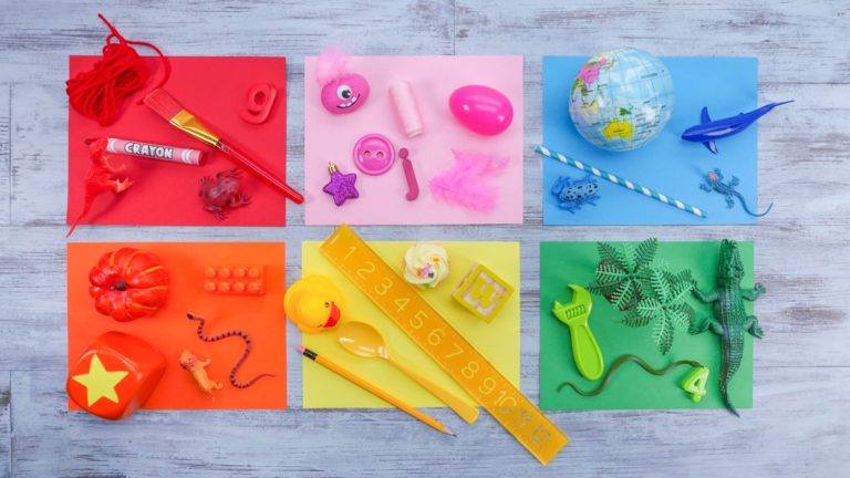 I See Something Pink - Super Simple Songs