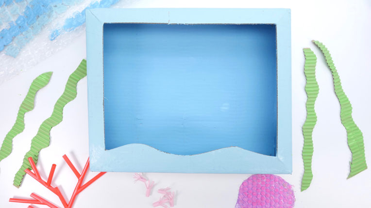 Make Your Own Fish Aquarium using CDs! - Super Simple