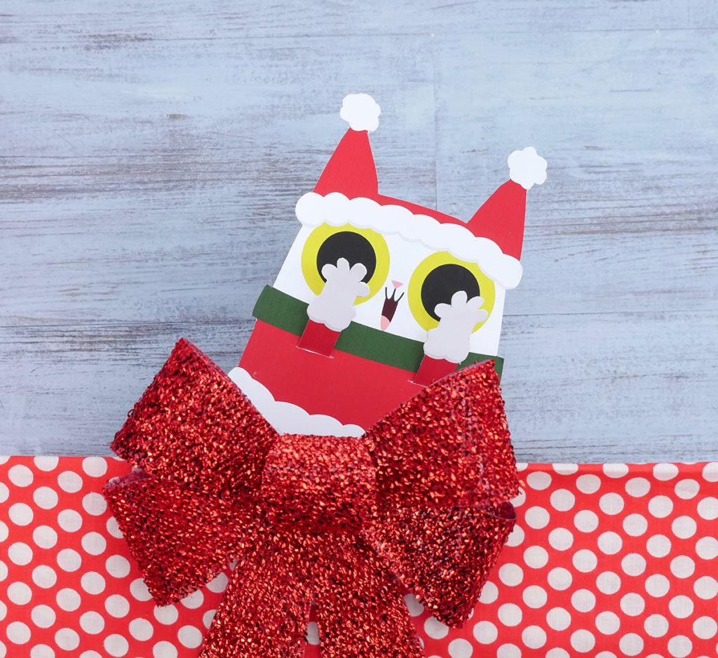 DIY Peekaboo Cat Christmas Puppet - Super Simple