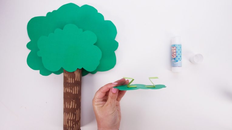 Stand Up Tree Craft - Super Simple