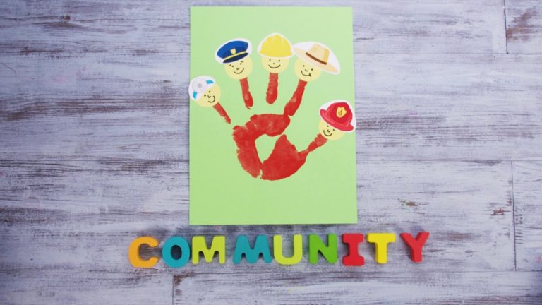 Giving Community Helpers A High Five - Super Simple