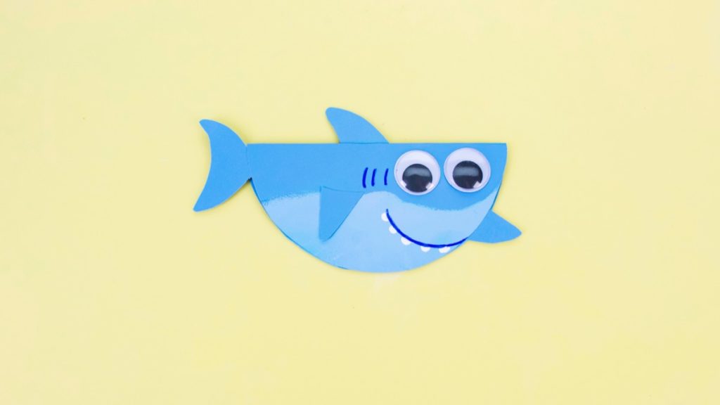 Finny and Family Swimming Shark Craft - Super Simple