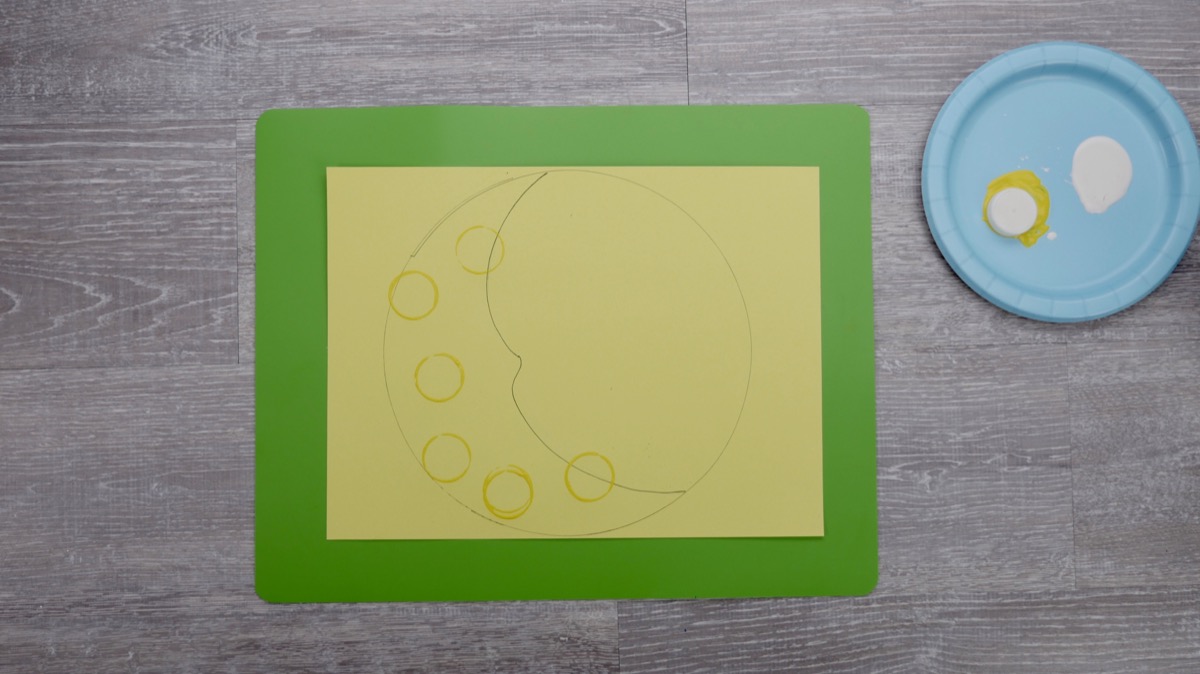 Sun and Moon Craft - Super Simple