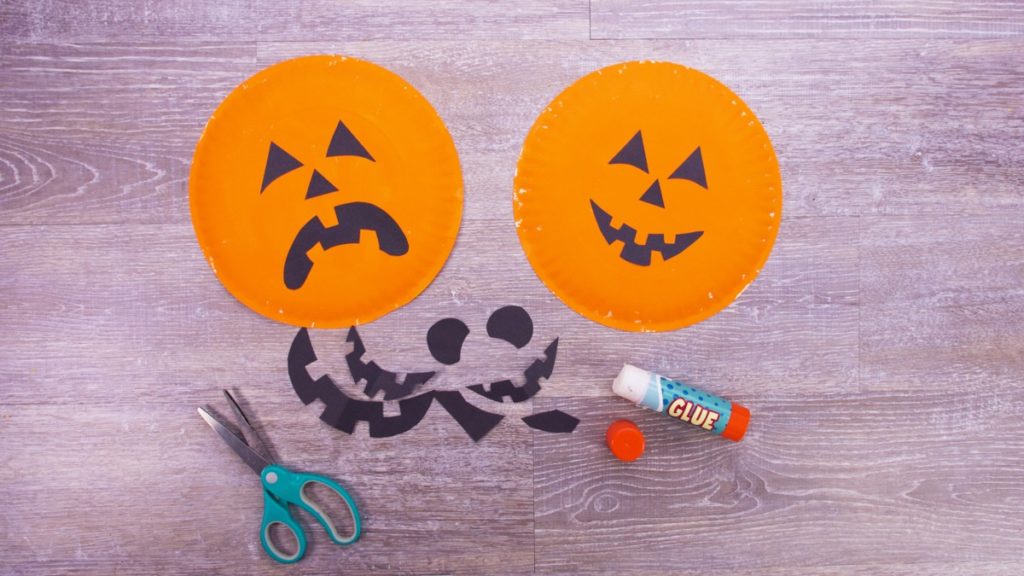 Jack-o'-lantern Craft - Super Simple
