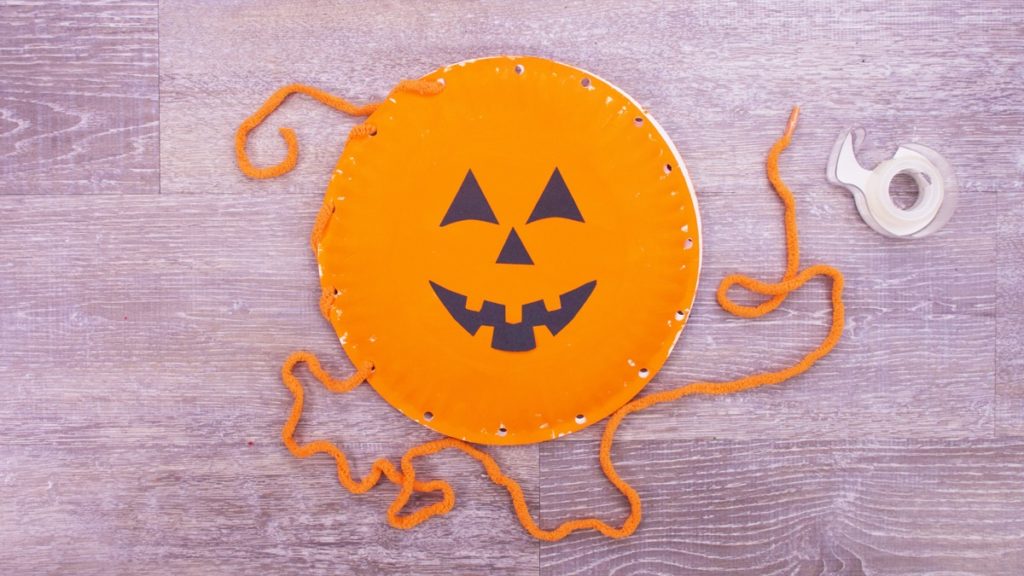 Jack-o'-lantern Craft - Super Simple