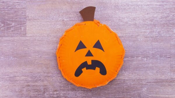 Jack-o'-lantern Craft - Super Simple