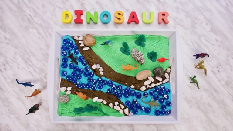 Imaginative Play: Small World of Dinosaurs - Super Simple