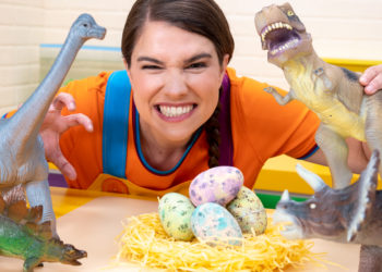 Imaginative Play: Small World of Dinosaurs - Super Simple